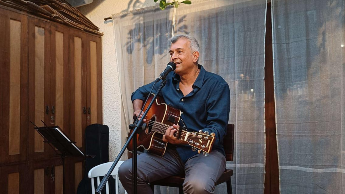 Suddenly I See! Singer Chandran Sankaran Has A Eureka Moment